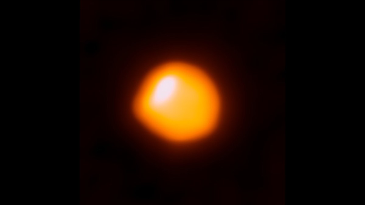 Astronomers Challenge the Rapid Rotation Theory of Betelgeuse – ad ...